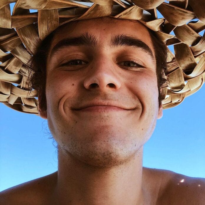 Chi è Charlie Gillespie, Luke in Julie and the Phantoms