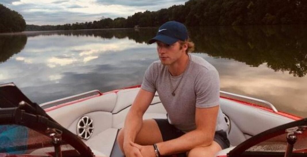 Chi è Calahan Skogman, Matthias in Tenebre e Ossa: età e Instagram