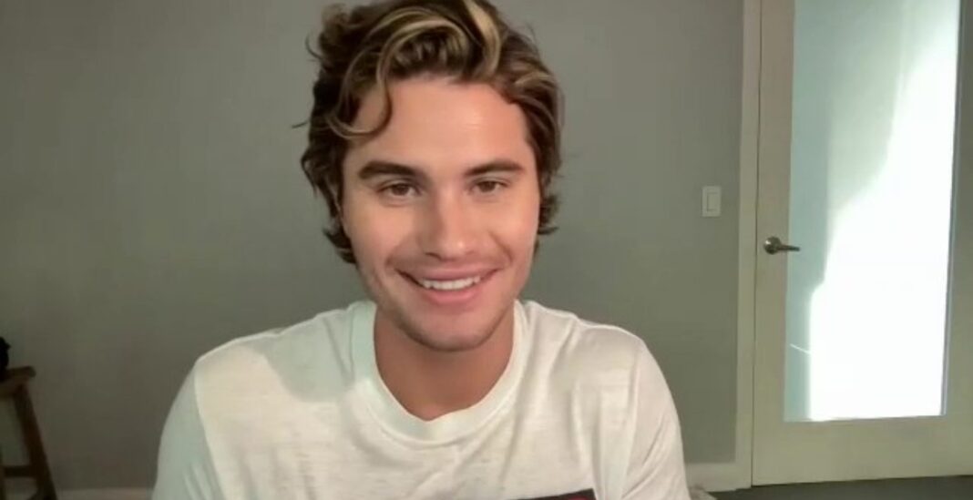 Intervista a Chase Stokes, John B nella serie Outer Banks