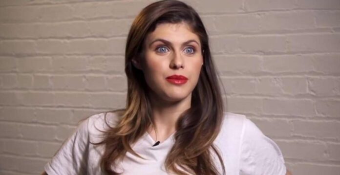 Alexandra Daddario si sposa con il compagno Andrew Form