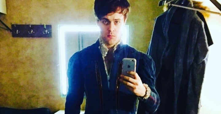 Chi è Joey Batey, Ranuncolo in The Witcher: età, Instagram e film