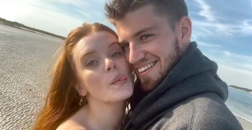 Abigail Cowen e Danny Griffin festeggiano il loro primo anniversario