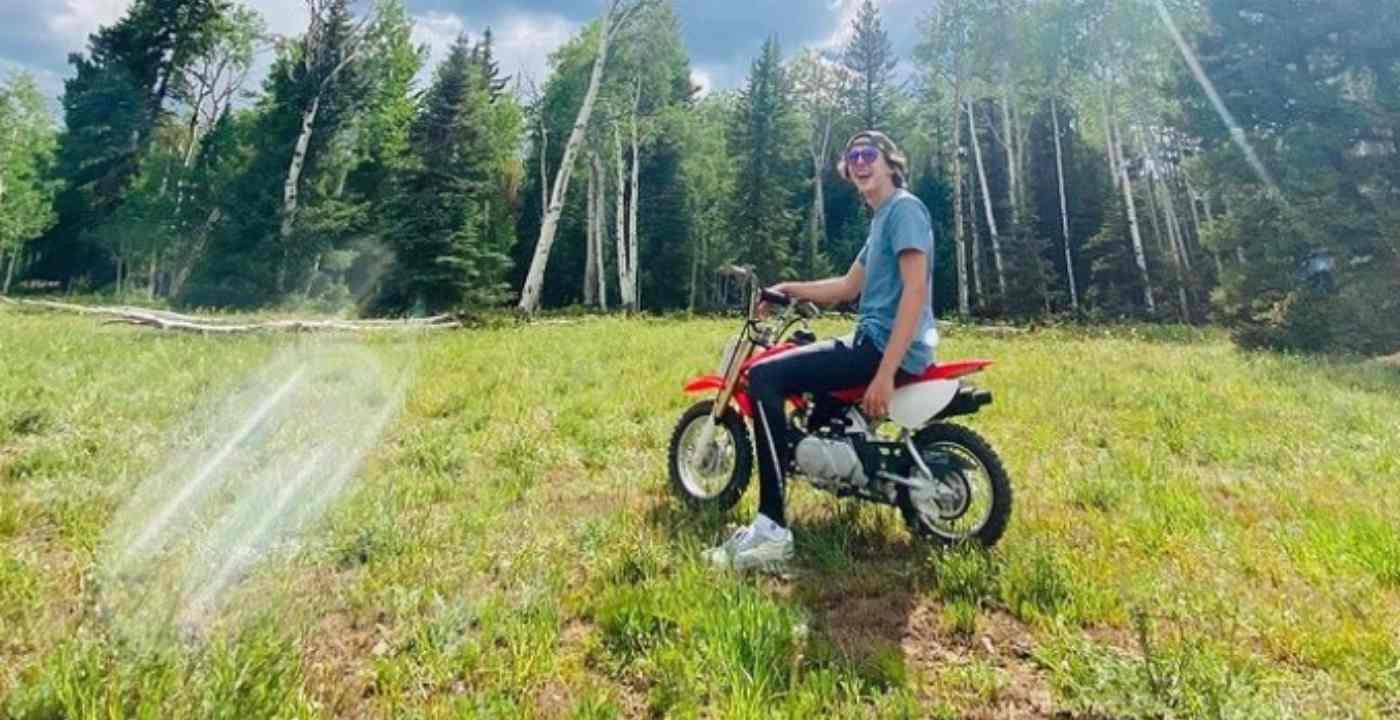 Chi è Jacob Bertrand, Falco in Cobra Kai: età, Instagram e film