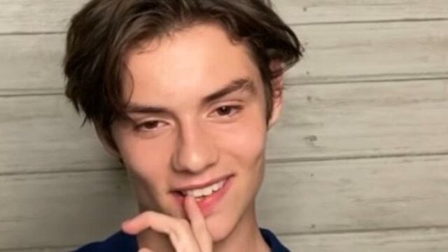 Perché Louis Partridge è un perfetto Jay Davery