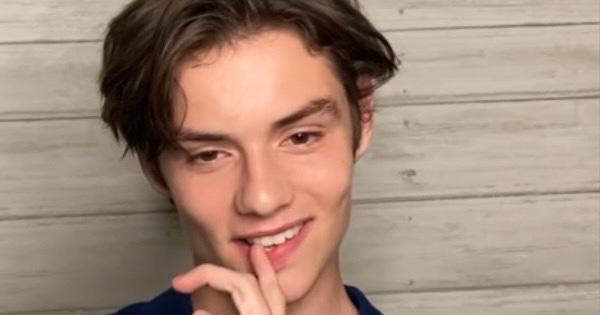 Perché Louis Partridge è un perfetto Jay Davery