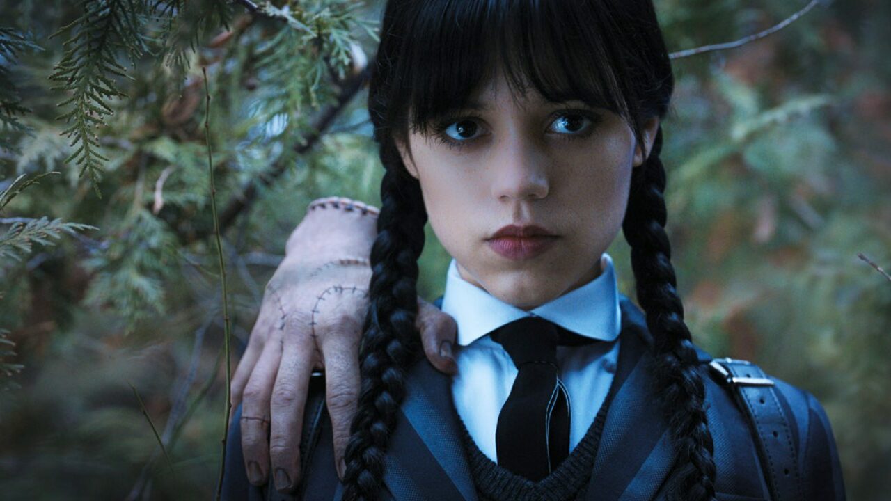 Come sono state girate le scene di Mano nella serie Mercoledì Come sono state girate le scene di Mano nella serie Mercoledì