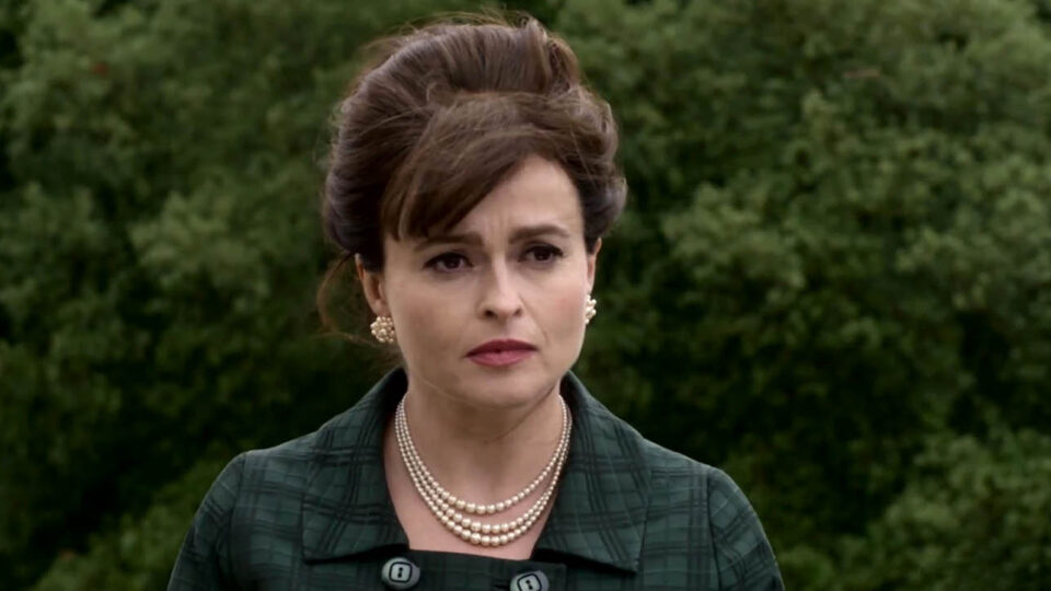Helena Bonham Carter è convinta che The Crown debba finire