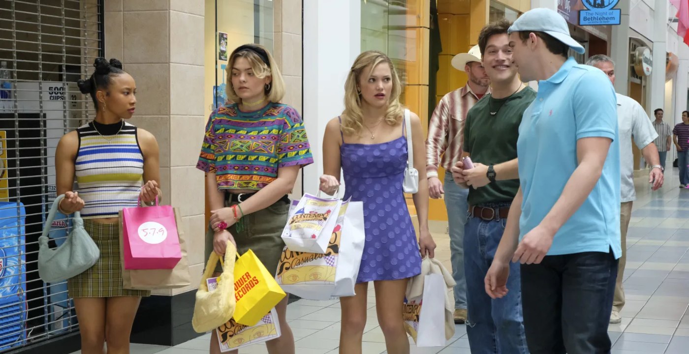 La prima foto del nuovo cast e il teaser di Cruel Summer 2