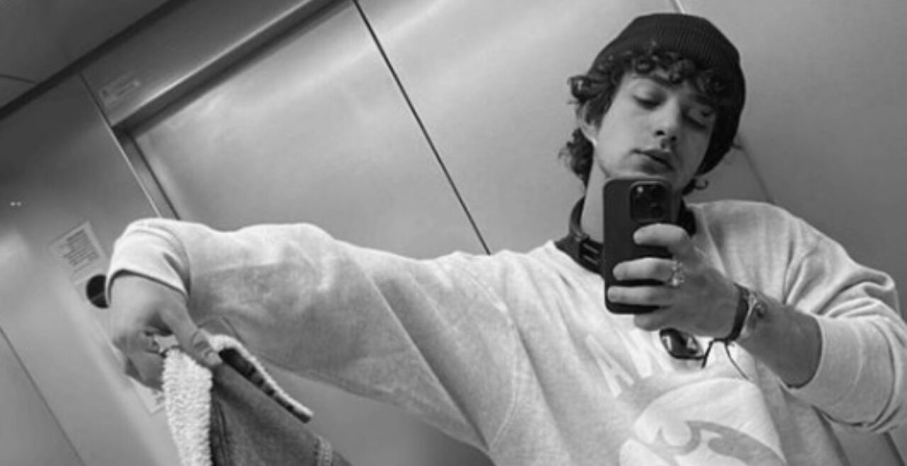 Chi è Massimiliano Caiazzo, Carmine in Mare Fuori: età e film