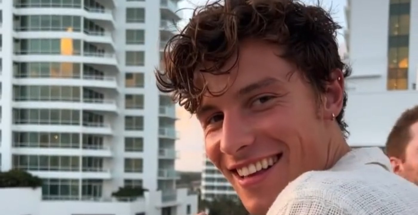 Shawn Mendes si è rasato i capelli: il nuovo look