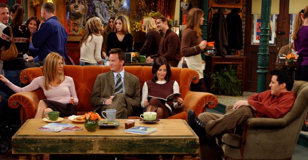 Friends: apre il primo Central Perk in onore di Matthew Perry