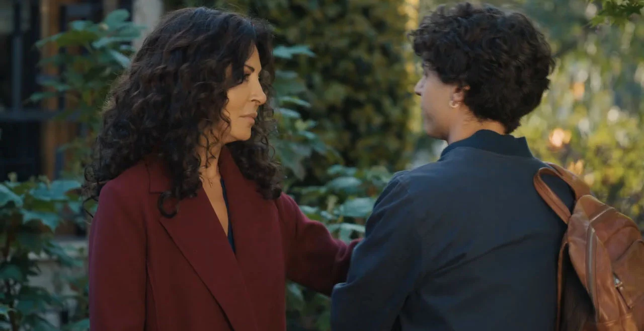 A testa alta: quando va in onda l'ultima puntata su Canale 5